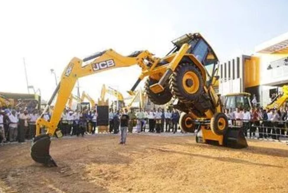 જાણવા જેવુ : પીળા રંગના આ મશીનને JCB શા કહેવામાં આવે છે. - Global News ...